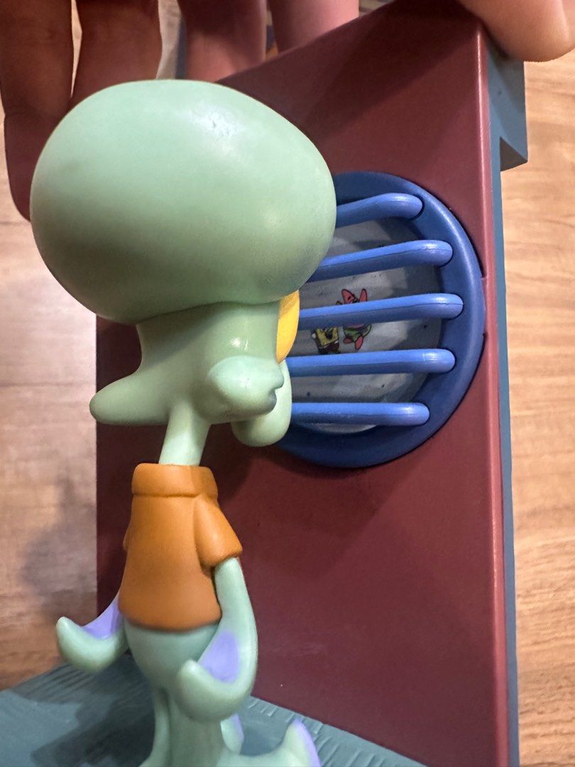 Youtooz you tooz spongebob inside squidward vinyl figure, Hobbies ...