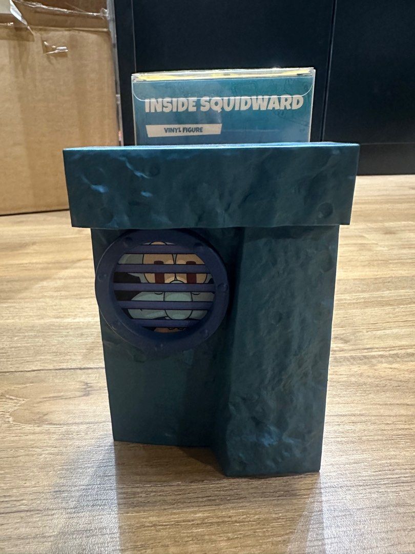 Youtooz you tooz spongebob inside squidward vinyl figure, Hobbies ...