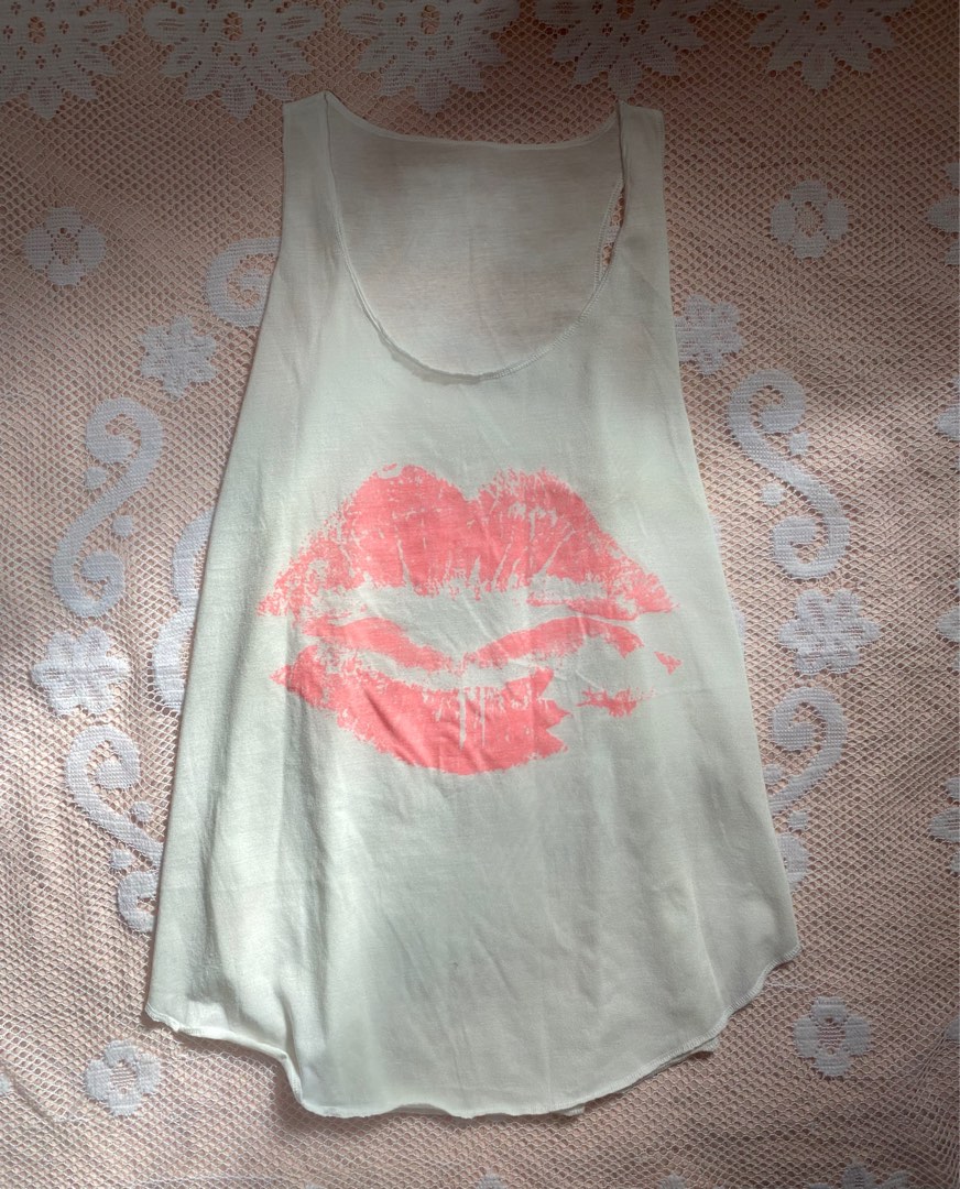 2004 regina george chick-lit main character ballet core pink princess ...