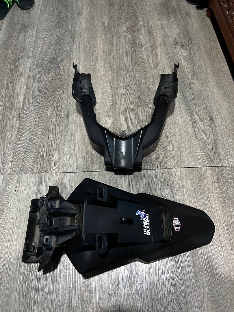 Aerox Tail board/Mudguard set, Motorcycles, Motorcycle Accessories on ...