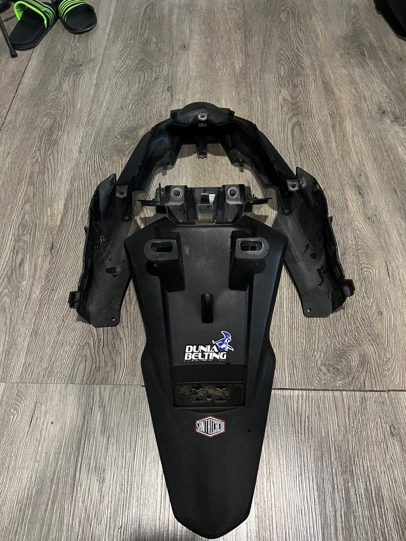 Aerox Tail board/Mudguard set, Motorcycles, Motorcycle Accessories on ...