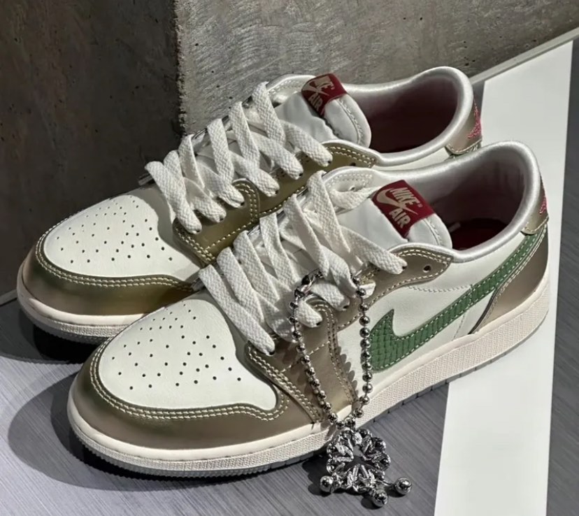 Air Jordan 1 Low OG Year of the Dragon Chinese New Year GS, Women's ...
