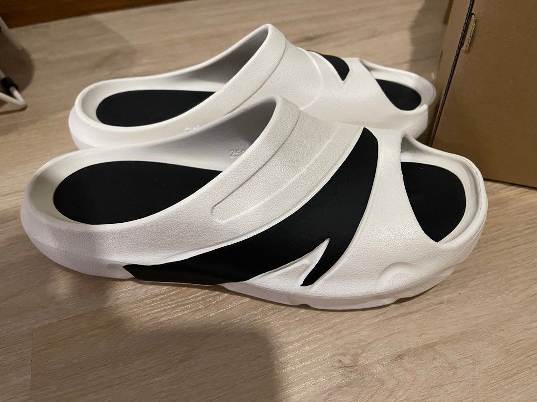 Anta Slipper, Men's Fashion, Footwear, Flipflops and Slides on Carousell