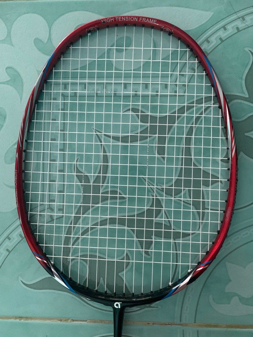 Apacs versus 77 racket, Sports Equipment, Sports & Games, Racket & Ball ...
