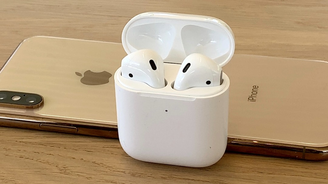 Apple Airpods 1st Gen, Audio, Earphones on Carousell