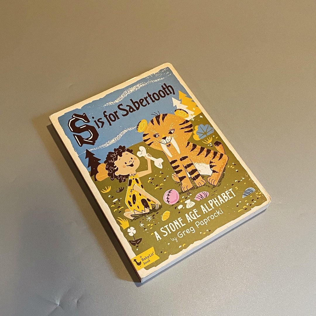 Board Book Anak Alphabet: S is for Sabertooth, Buku & Alat Tulis, Buku ...