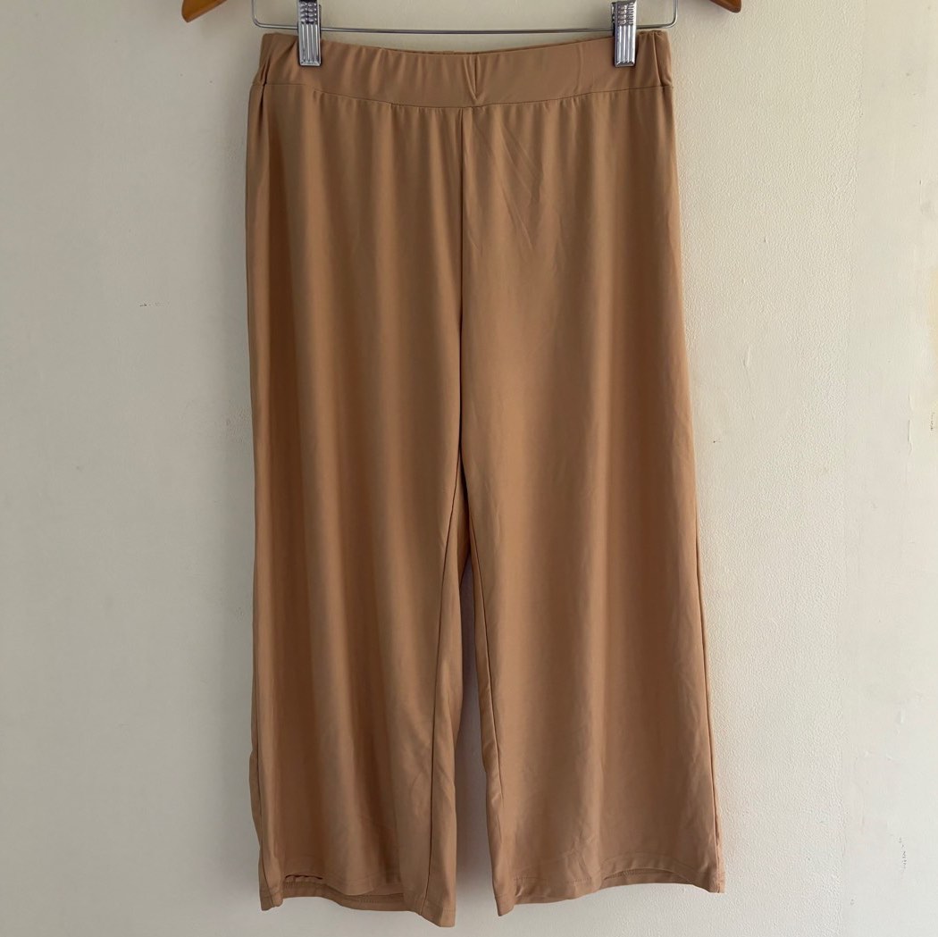 [CALICO] Cropped Pants, Women's Fashion, Bottoms, Other Bottoms on ...