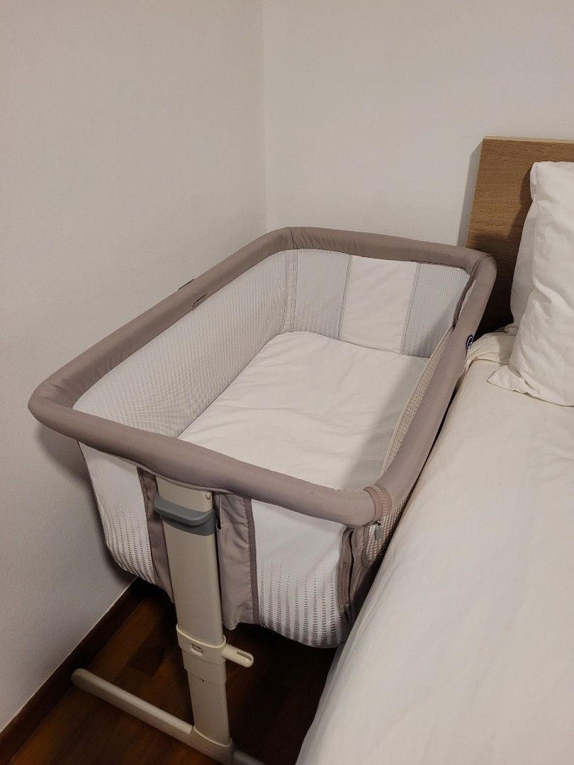 Chicco next2me side cot, Babies & Kids, Baby Nursery & Kids Furniture ...