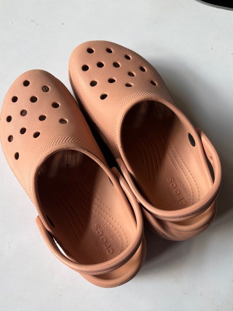 Crocs Platform Pale blush, Women's Fashion, Footwear, Sandals on Carousell