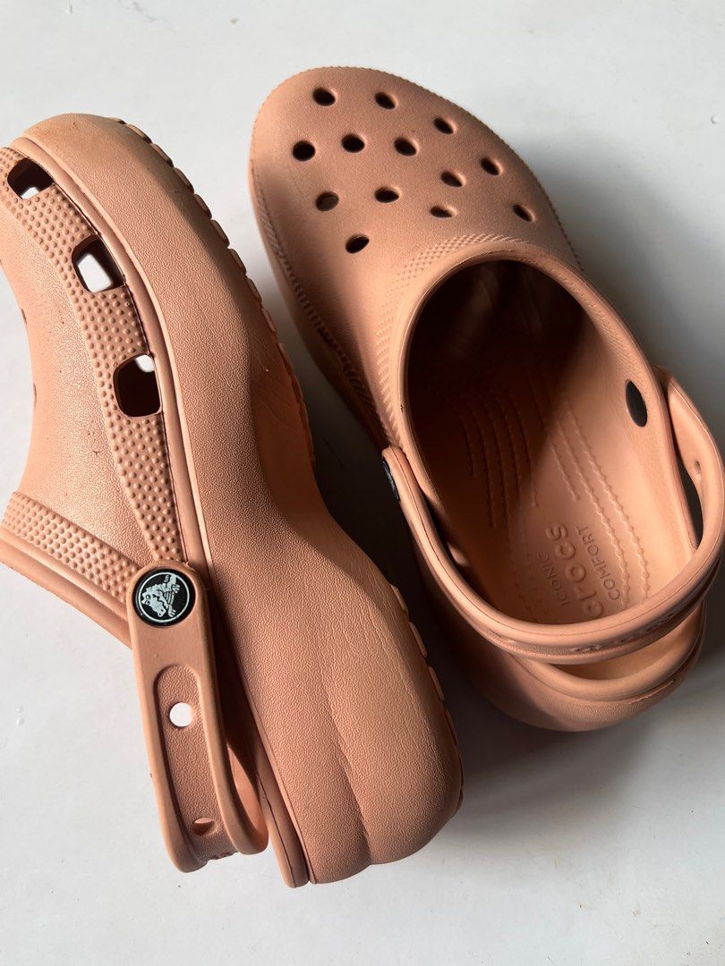 Crocs Platform Pale blush, Women's Fashion, Footwear, Sandals on Carousell