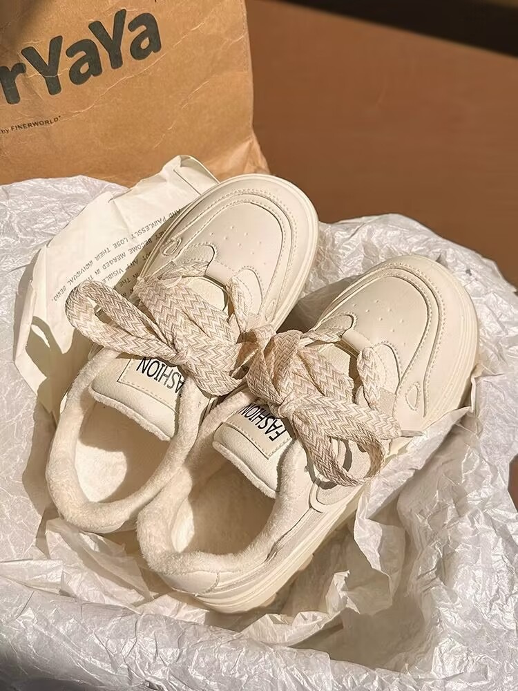 Cute casual sneakers, Women's Fashion, Footwear, Sneakers on Carousell