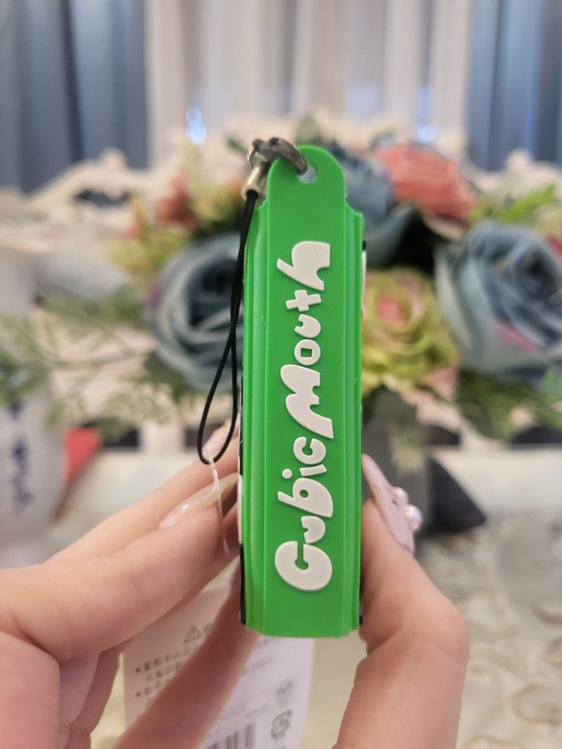 Disney Mickey & Friends Goofy Cubic Mouth Mini Notebook Keychain ...