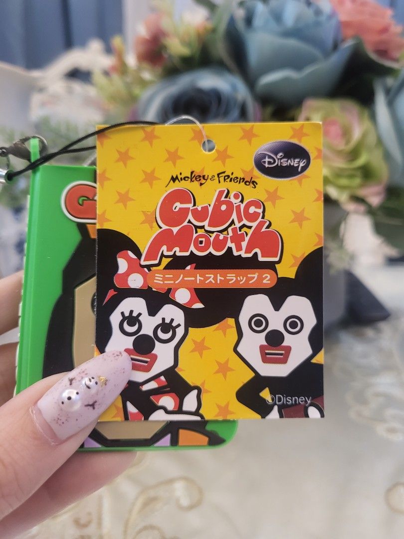 Disney Mickey & Friends Goofy Cubic Mouth Mini Notebook Keychain ...