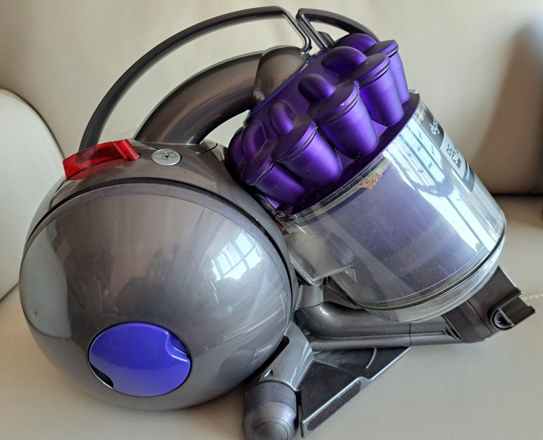 Dyson DC36 vacuum cleaner 載森吸塵機, 家庭電器, 吸塵機 ＆ 家居清潔電器 - Carousell