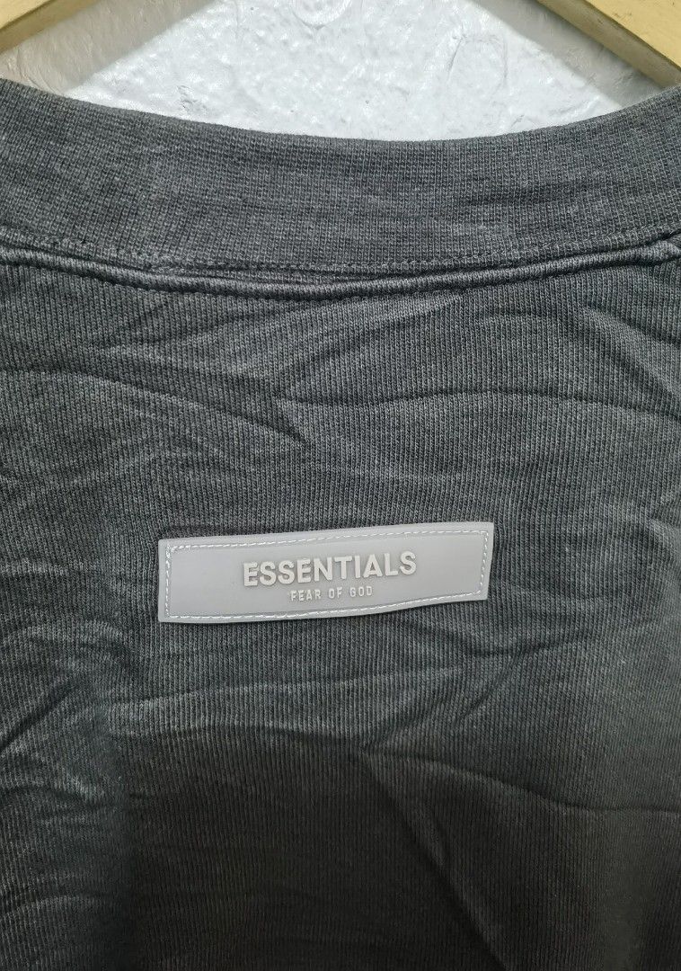 Essential 1977, Luxury, Apparel on Carousell