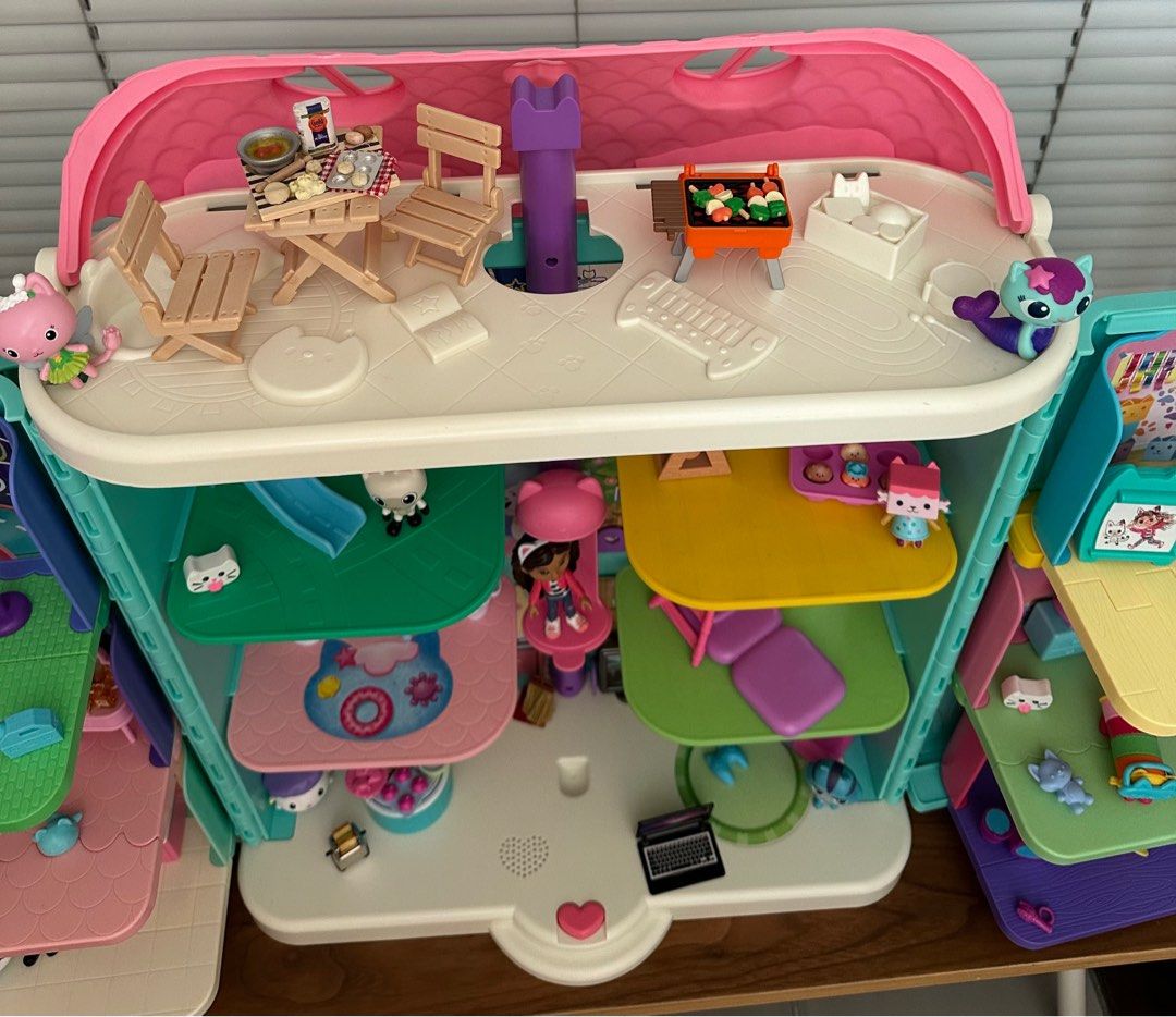 Gabby’s Dollhouse with all six room add ons, Hobbies & Toys, Toys ...
