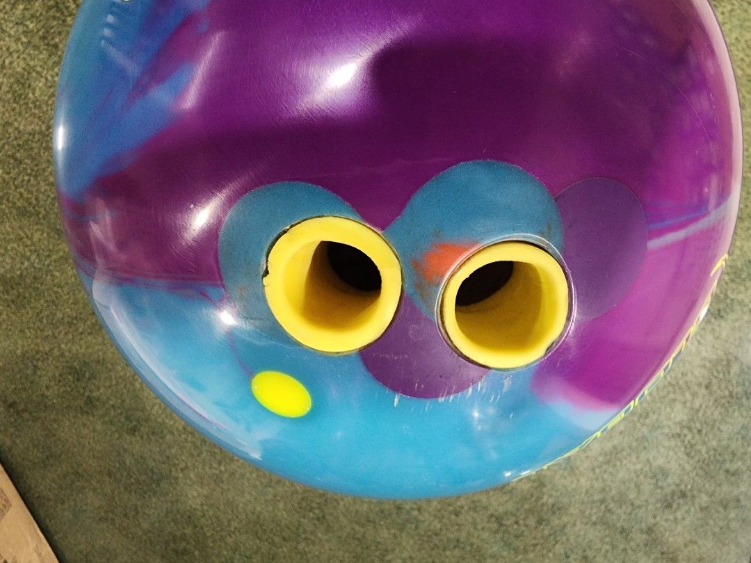 Global 900 Zen Bowling Ball, Sports Equipment, Sports & Games ...