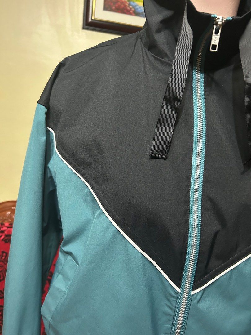 GU Uniqlo 2tone Track Jacket, Women's Fashion, Coats, Jackets and ...