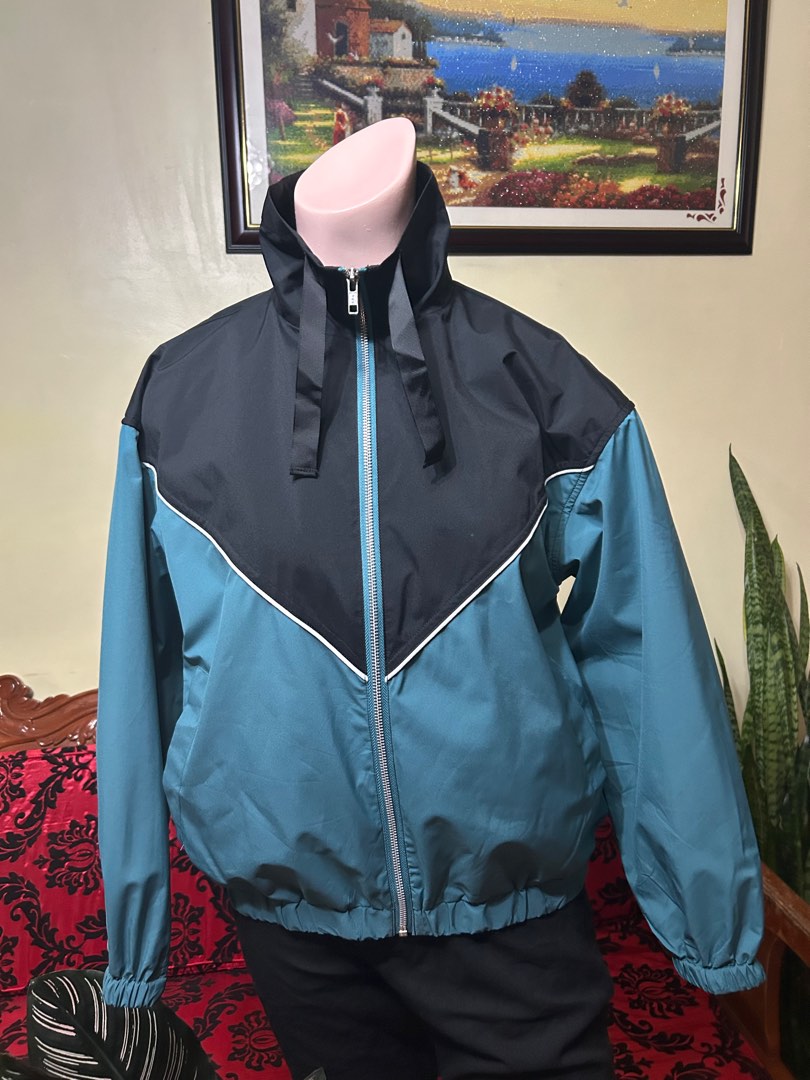 GU Uniqlo 2tone Track Jacket, Women's Fashion, Coats, Jackets and ...