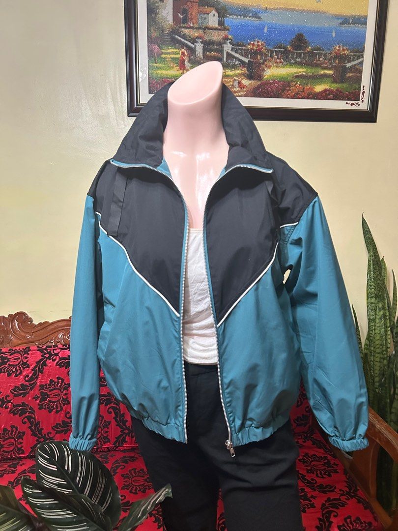 GU Uniqlo 2tone Track Jacket, Women's Fashion, Coats, Jackets and ...