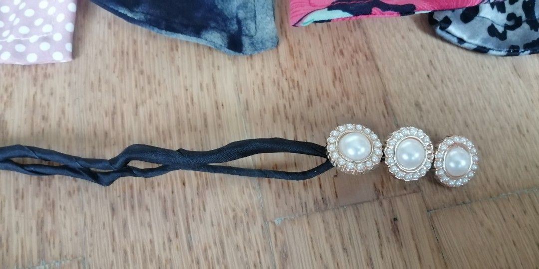 Hair Bun Roller, Beauty & Personal Care, Hair on Carousell