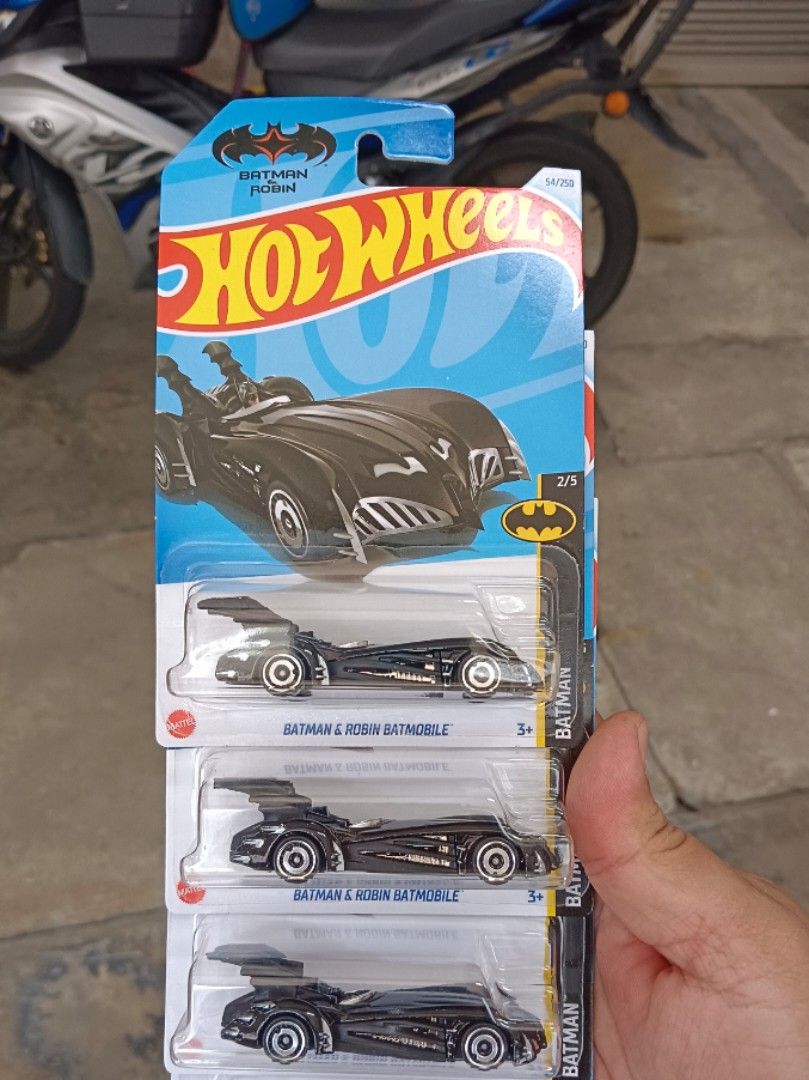 Hotwheels batman robin batmobile, Hobbies & Toys, Toys & Games on Carousell