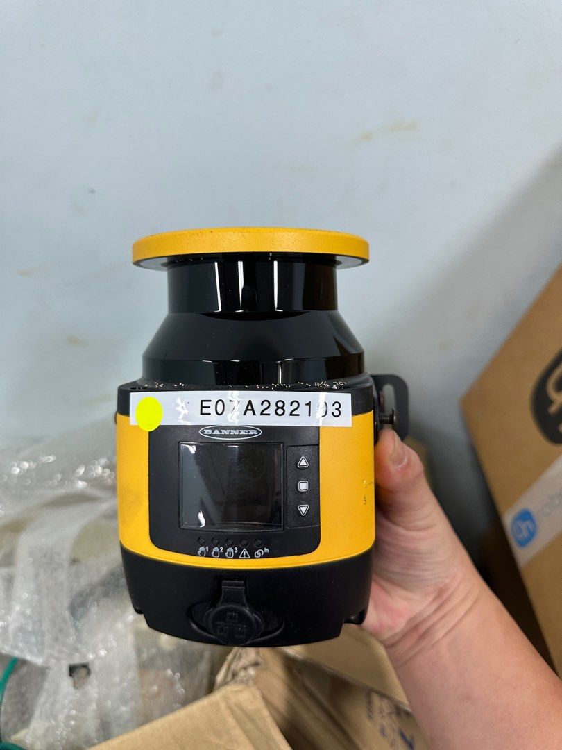 Keyence Banner Safety sensor, Everything Else on Carousell