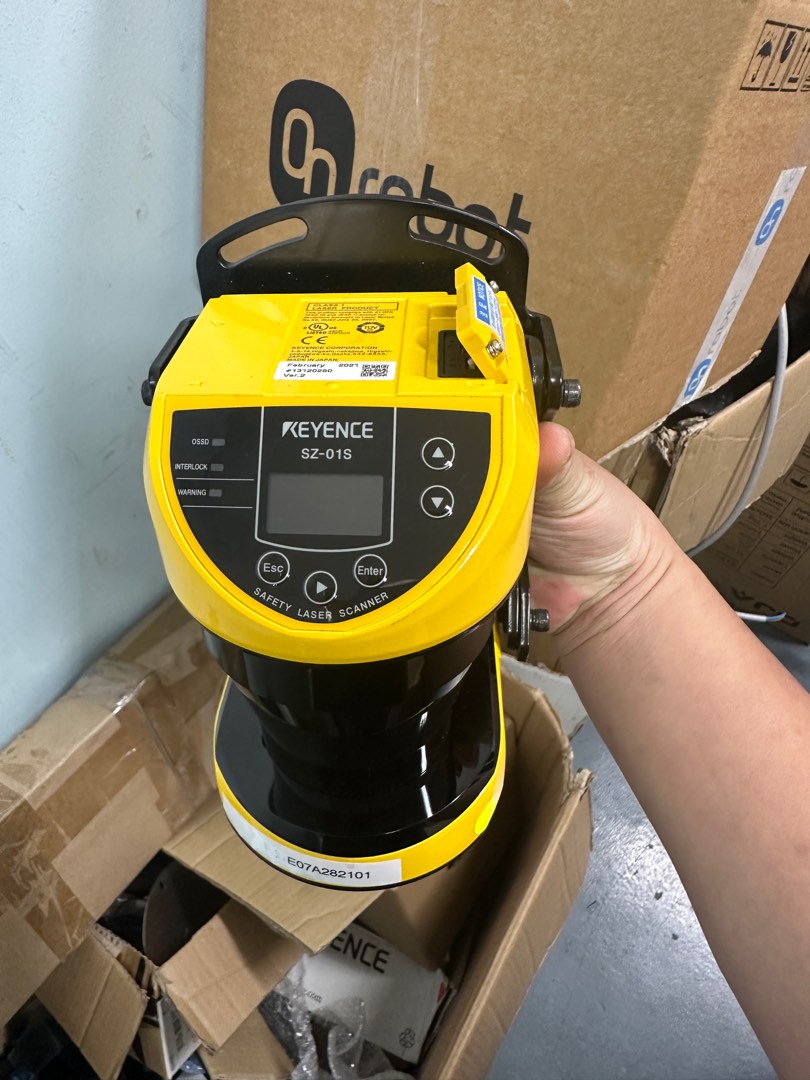 Keyence Banner Safety sensor, Everything Else on Carousell