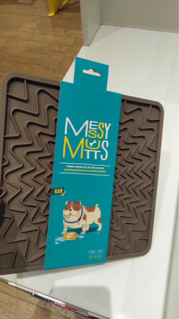 Messy Mutts Silicone Lick/Feeding Mat, Pet Supplies, Homes & Other Pet ...