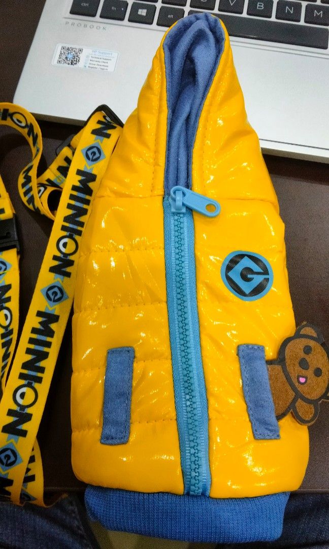 Minions Hoodie Merchandise Japan, Hobbies & Toys, Collectibles ...