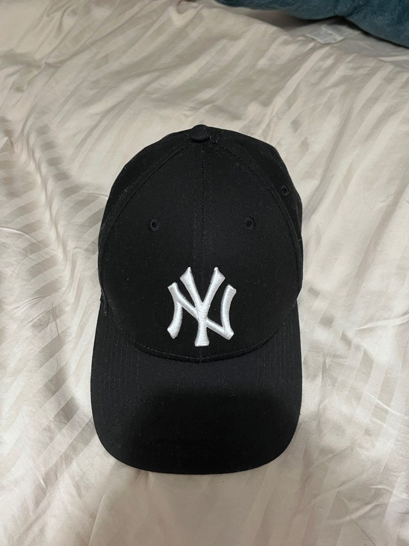 MLB Cap, Men's Fashion, Watches & Accessories, Caps & Hats on Carousell