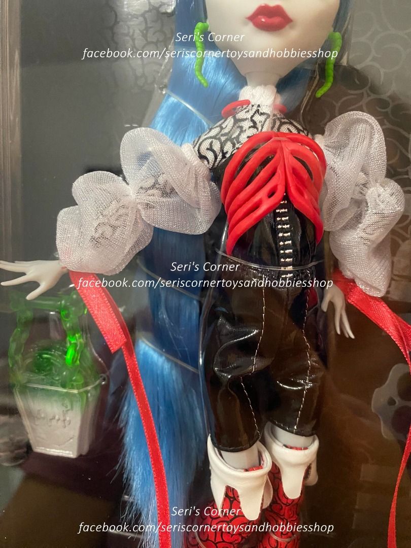 Monster High Collectors Ghouluxe Ghoulia Yelps Doll, Hobbies & Toys ...