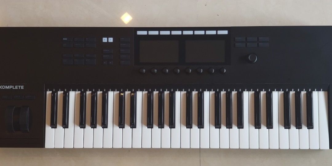 Native Instruments Komplete Kontrol S49 Keyboard MK2, Hobbies & Toys, Music & Media, Musical ...