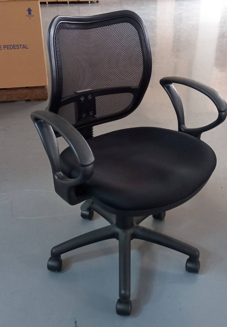 office chair/mesh chair/executive chair, Furniture & Home Living ...