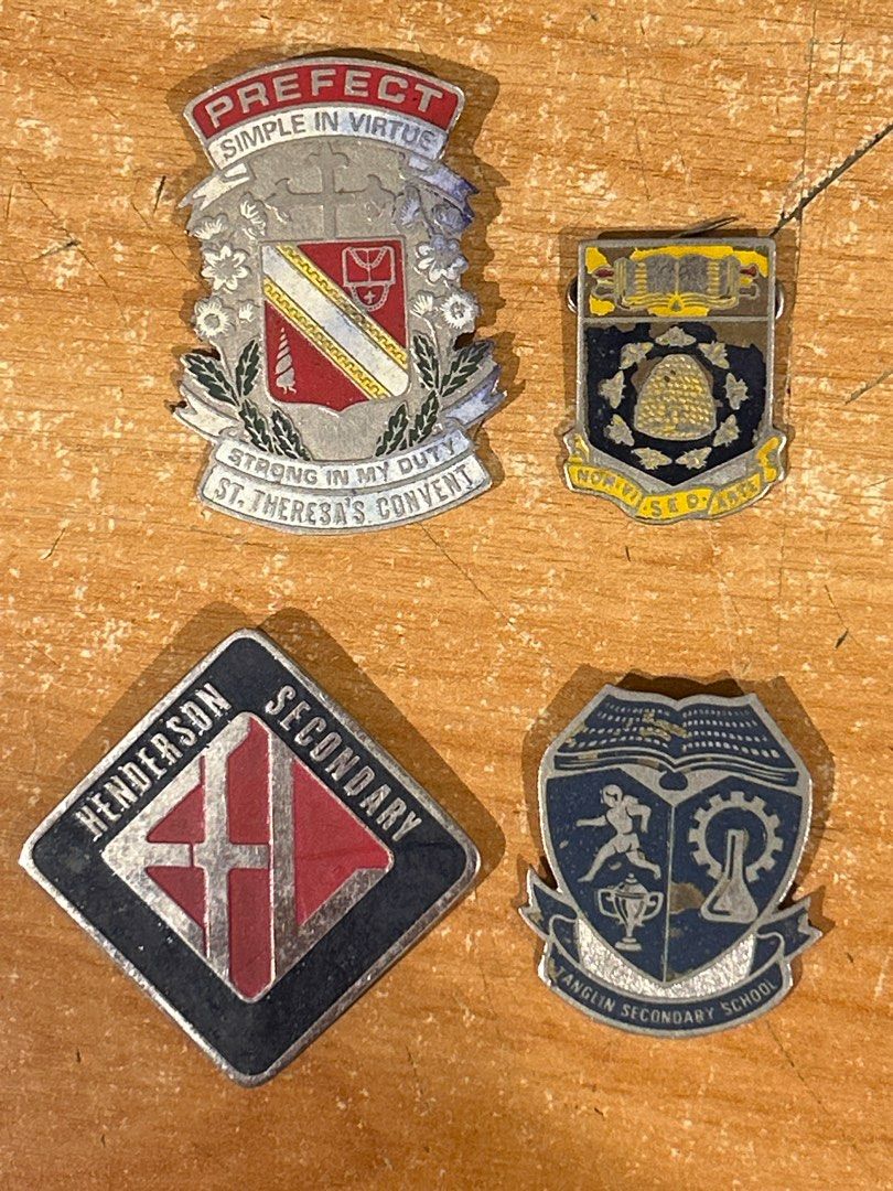 Old Singapore school badge RI Chinese Hiigh Dunearn Upper Serangoon ...