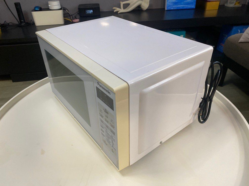 Panasonic Microwave Oven NN-ST253W, TV & Home Appliances, Kitchen ...