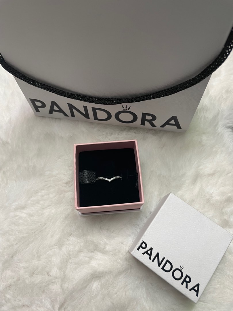 Pandora V Ring, Women's Fashion, Jewelry & Organisers, Rings on Carousell