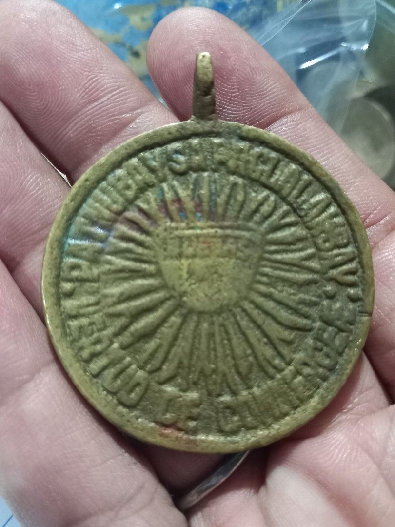 Peso sagrado medalyon, Hobbies & Toys, Memorabilia & Collectibles ...