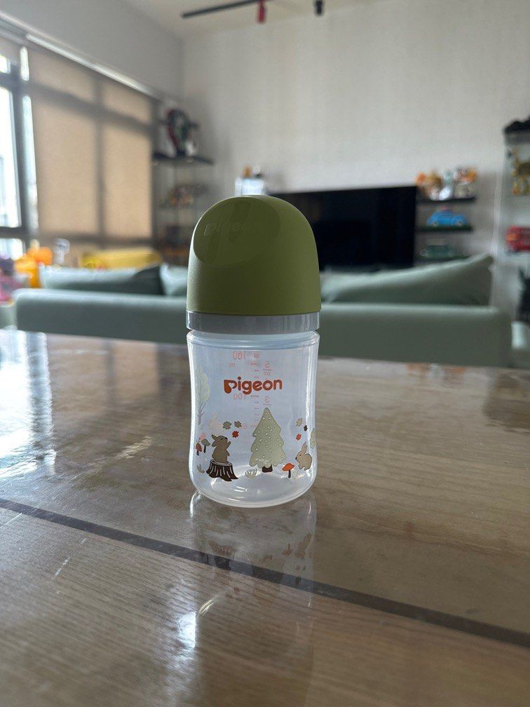 Pigeon bottle (160ml), Babies & Kids, Nursing & Feeding, Breastfeeding & Bottle Feeding on Carousell