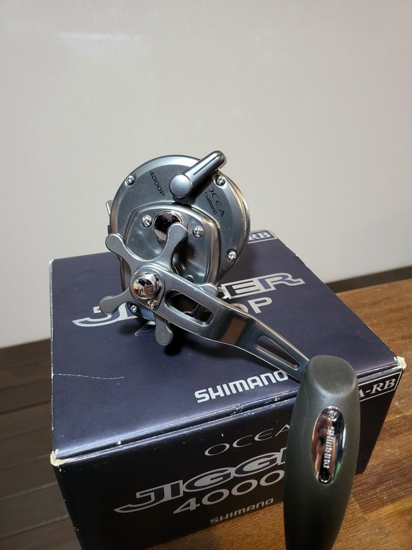 Shimano Ocea Jigger 4000P (right), Sports Equipment, Fishing on Carousell