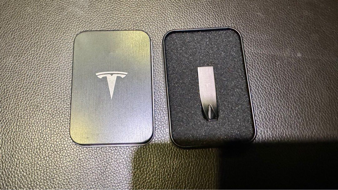 Tesla UsB drive - 128GB, Computers & Tech, Parts & Accessories, Hard ...