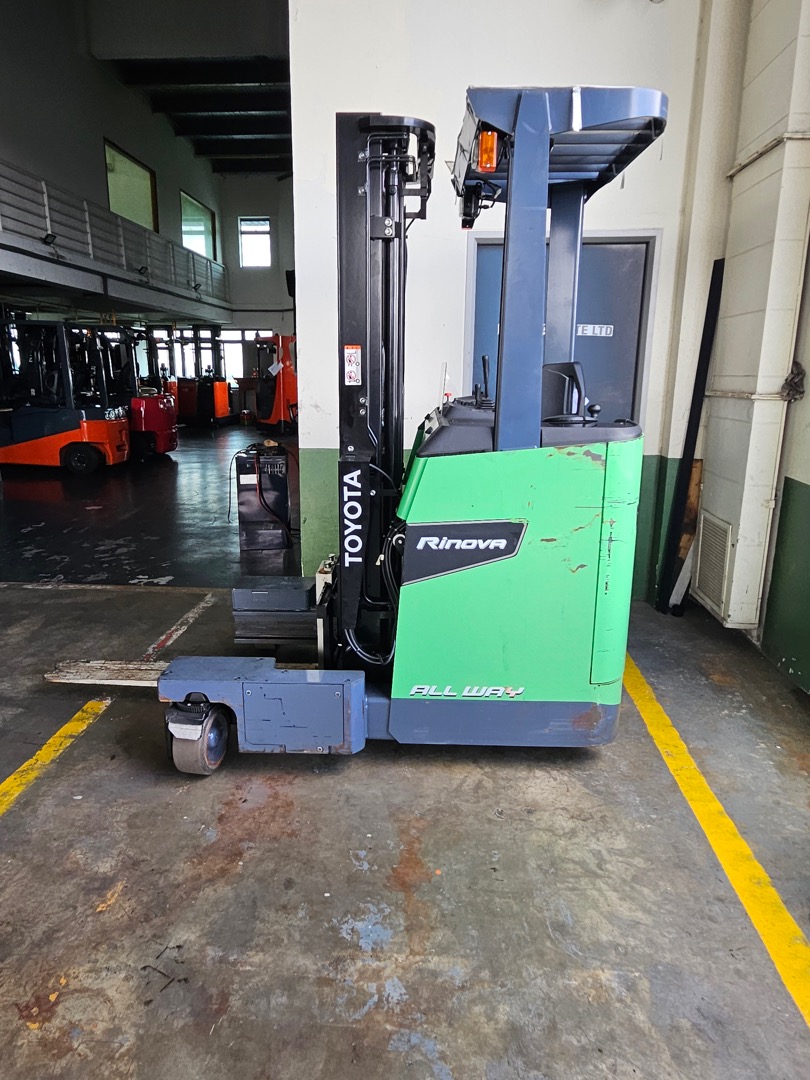 Toyota Reach Truck - Forklift, Cars, Other Vehicles on Carousell
