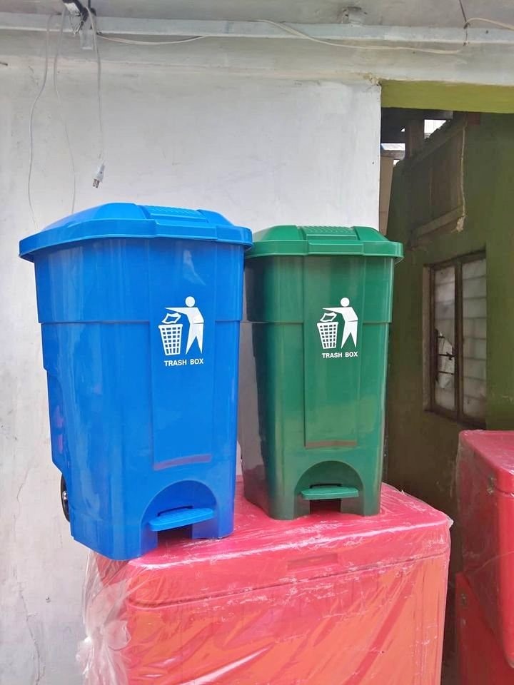Trash bin foot operated, Furniture & Home Living, Cleaning & Homecare Supplies, Waste Bins ...