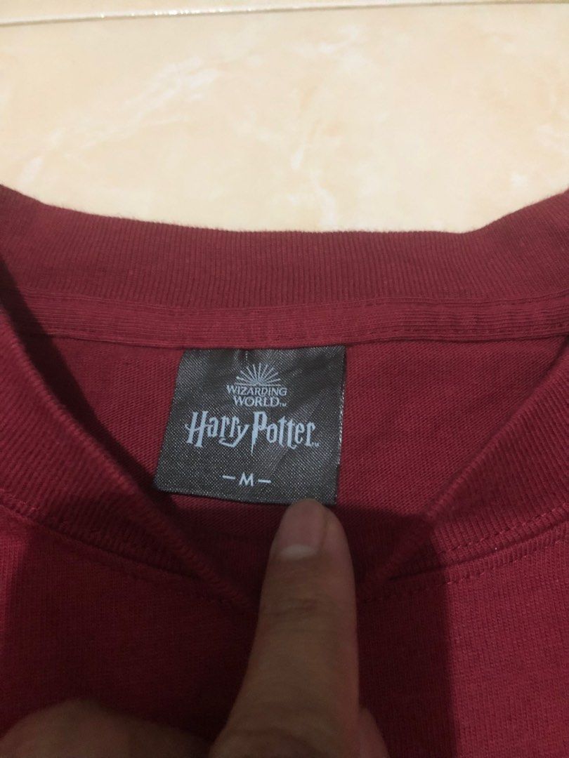 Uniqlo GU x Harry Potter Wizarding World Kaos merah uniqlo longsleeve ...