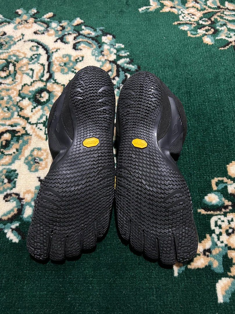 Vibram KSO EVO Five Fingers Shoes, Men's Fashion, Footwear, Casual Shoes on Carousell