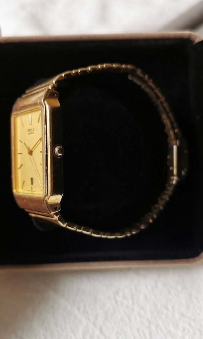 Vintage Seiko Men Tank Rectangular Gold Tone Date luxury watch, Men's Fashion, Watches ...