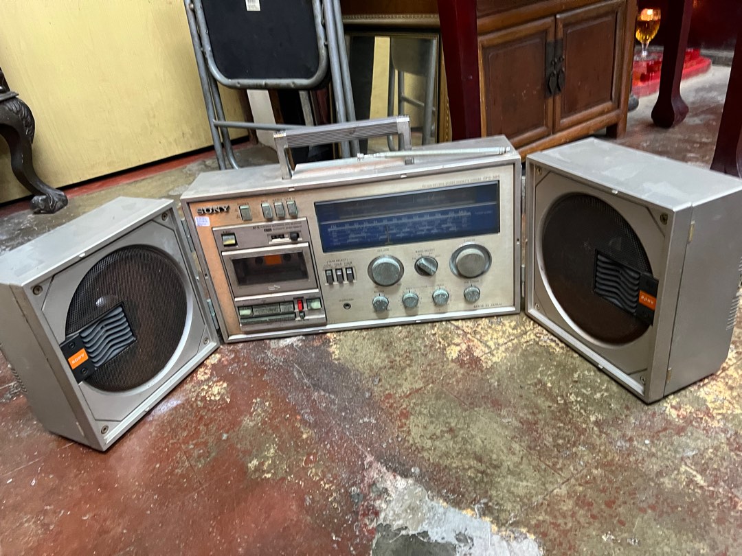 Vintage Sony cfs-88l 4 Band Stereo Cassette-Corder Boombox ...