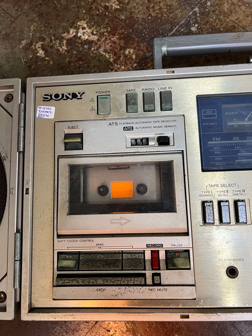 Vintage Sony cfs-88l 4 Band Stereo Cassette-Corder Boombox ...