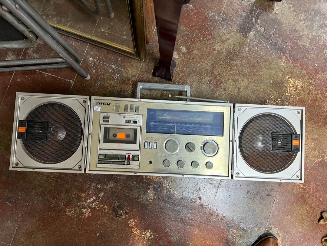 Vintage Sony cfs-88l 4 Band Stereo Cassette-Corder Boombox ...