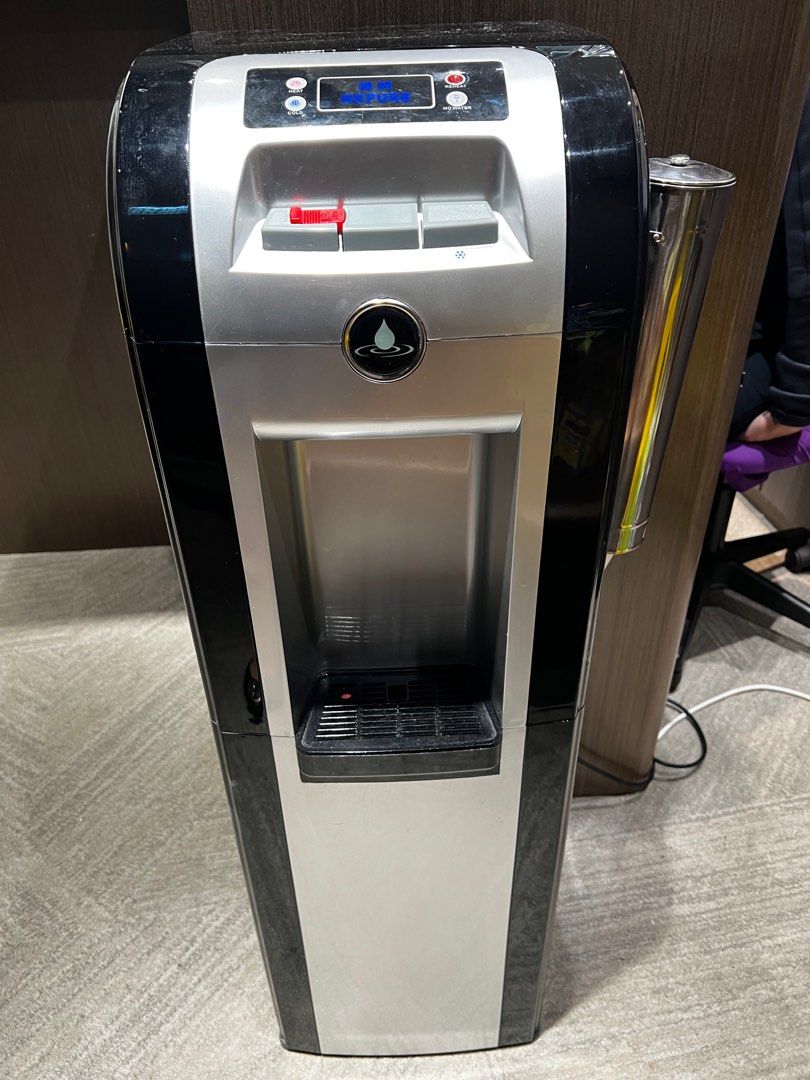 Water dispenser, 家庭電器, 其他家庭電器 - Carousell